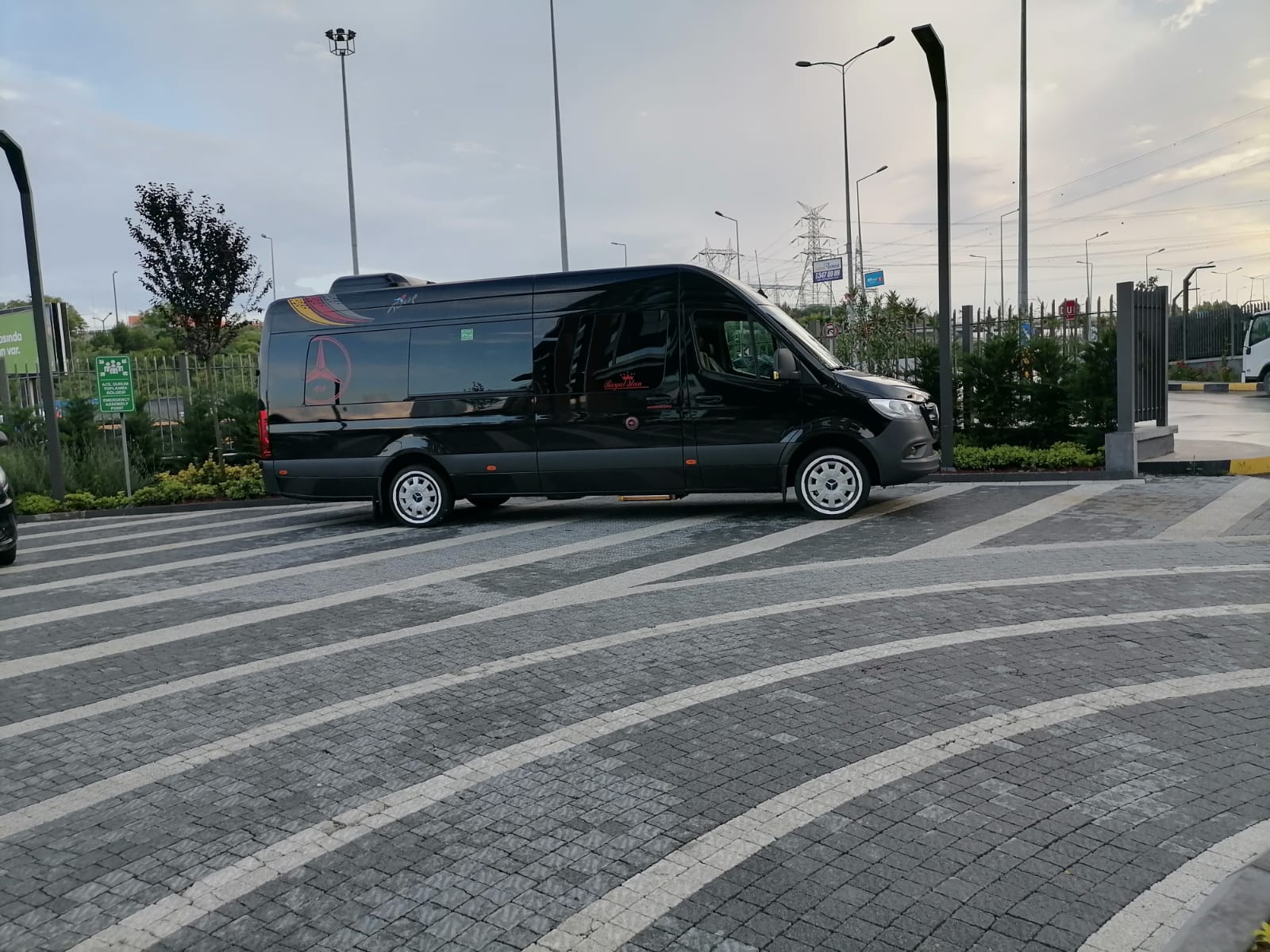 Mercedes-Benz Sprinter – Easy VIP Travel – Airport Transfer Istanbul
